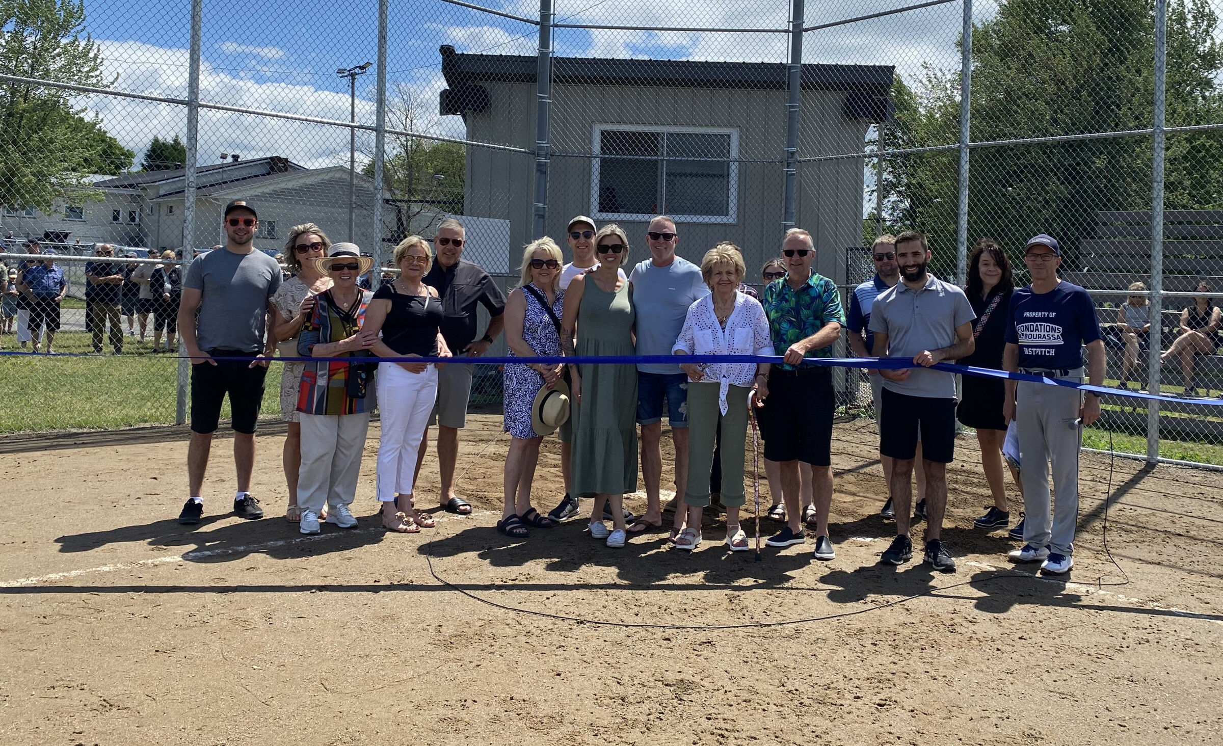 Honfleur: le terrain de balle Guy Bilodeau inauguré - La Voix du Sud