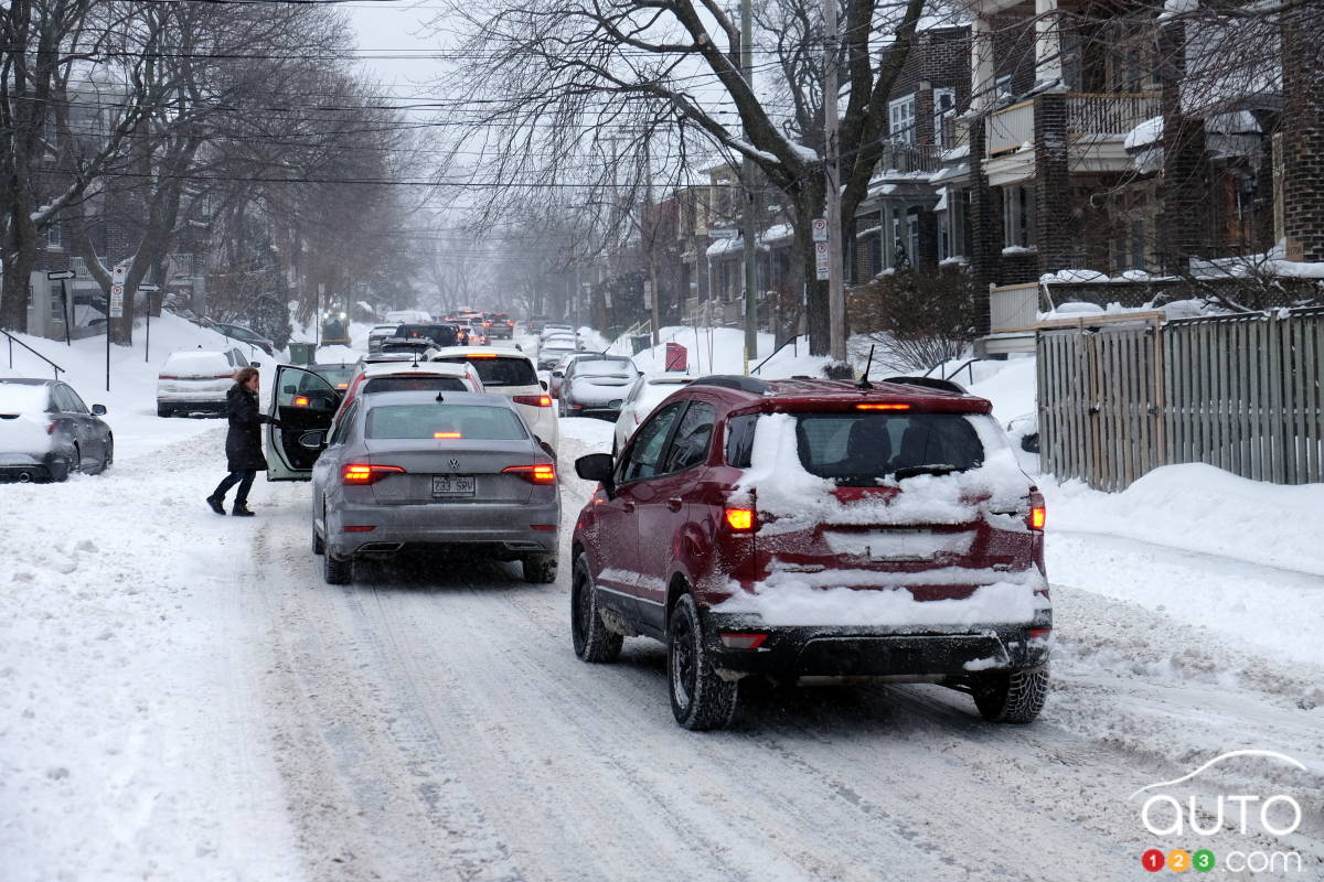 Feux de détresse en hiver : attention aux règles qui varient d’une ...