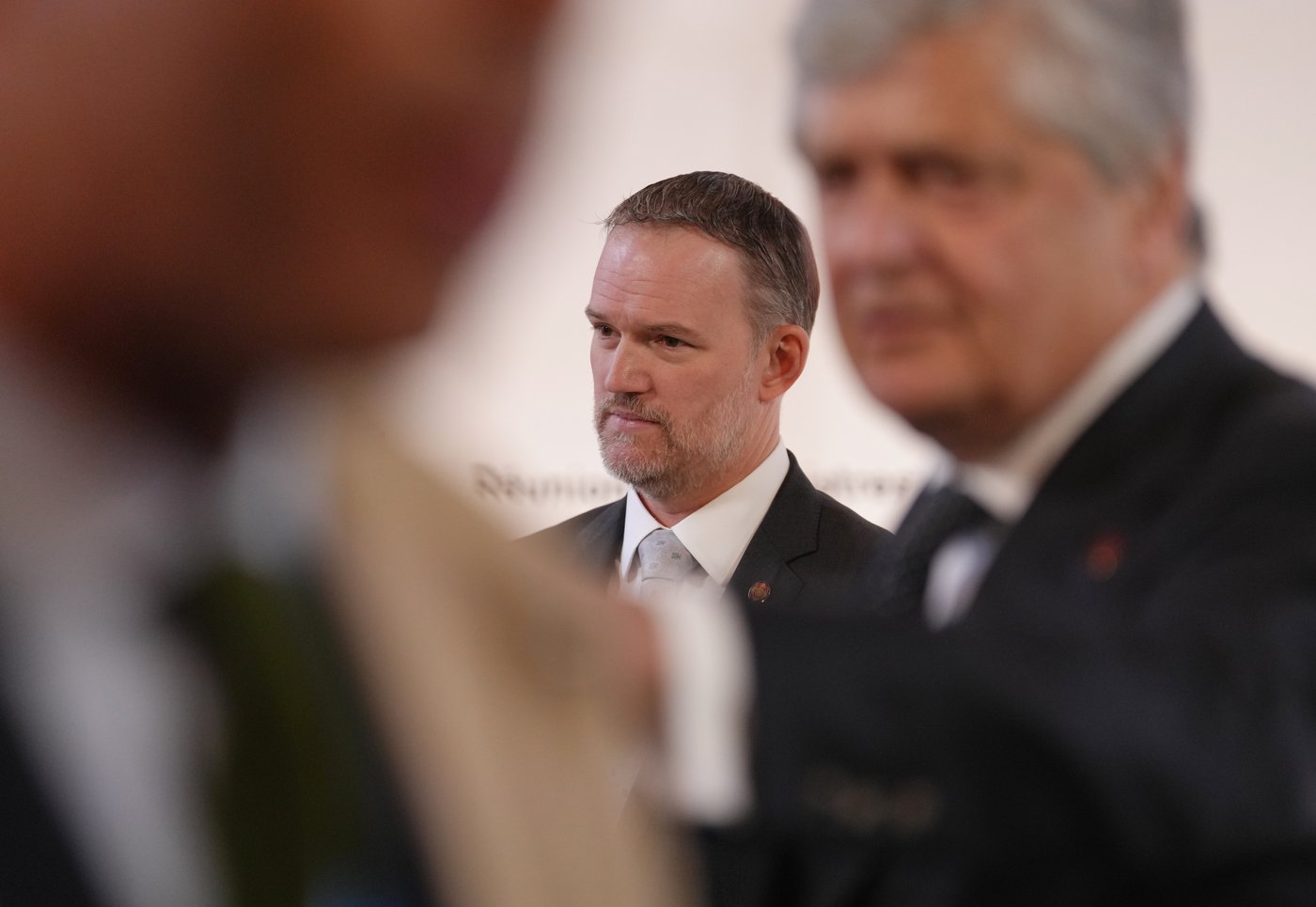 Jamieson Greer prévient que les droits de douane resteront en vigueur ...